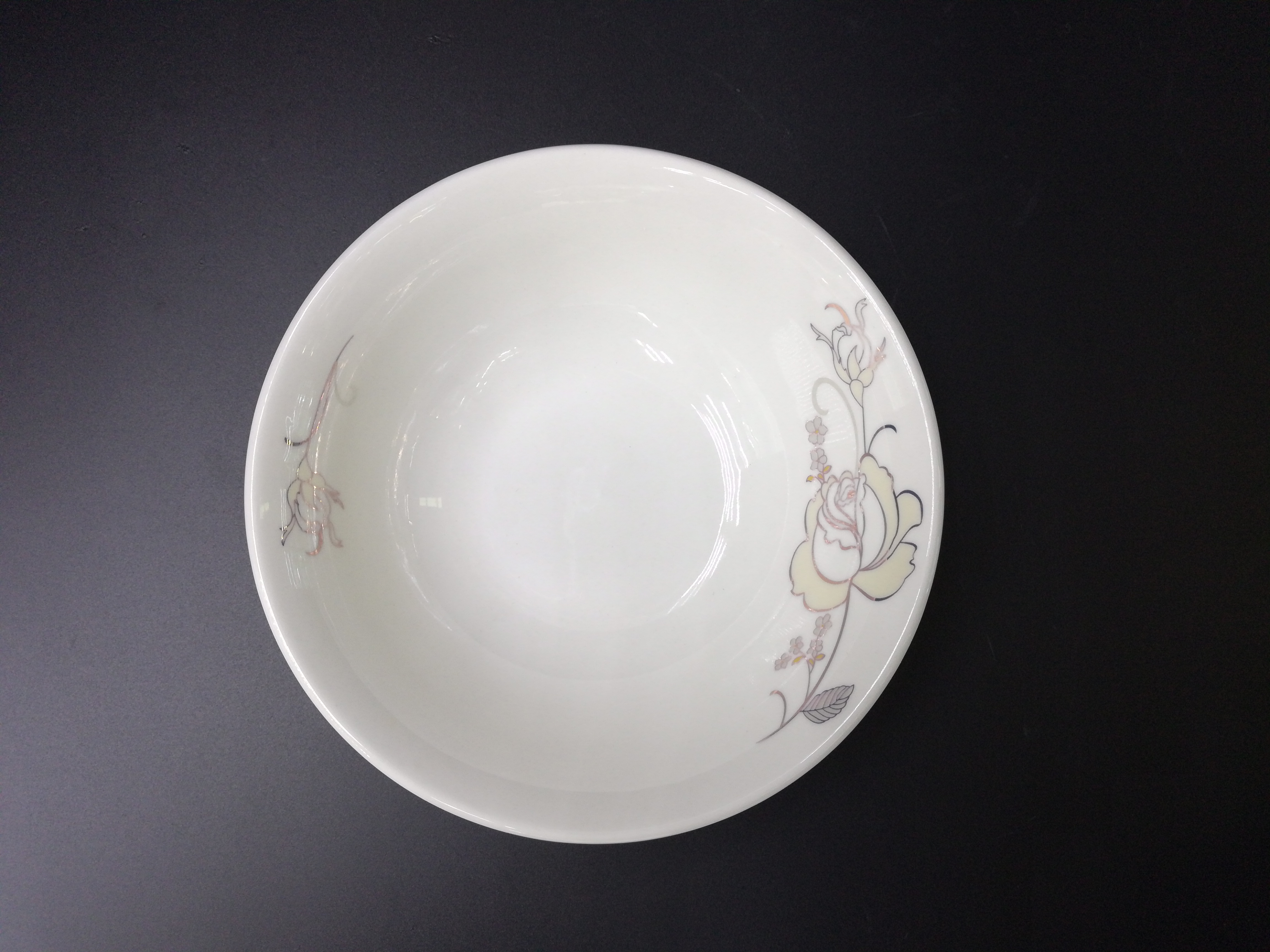 Supply Ceramic bone ware for daily use is 9 inch bowl.-